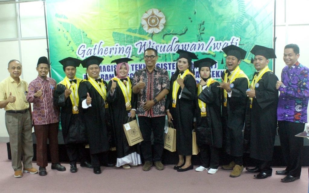 Gathering Wisuda April 2018 – MeTSi FT UGM