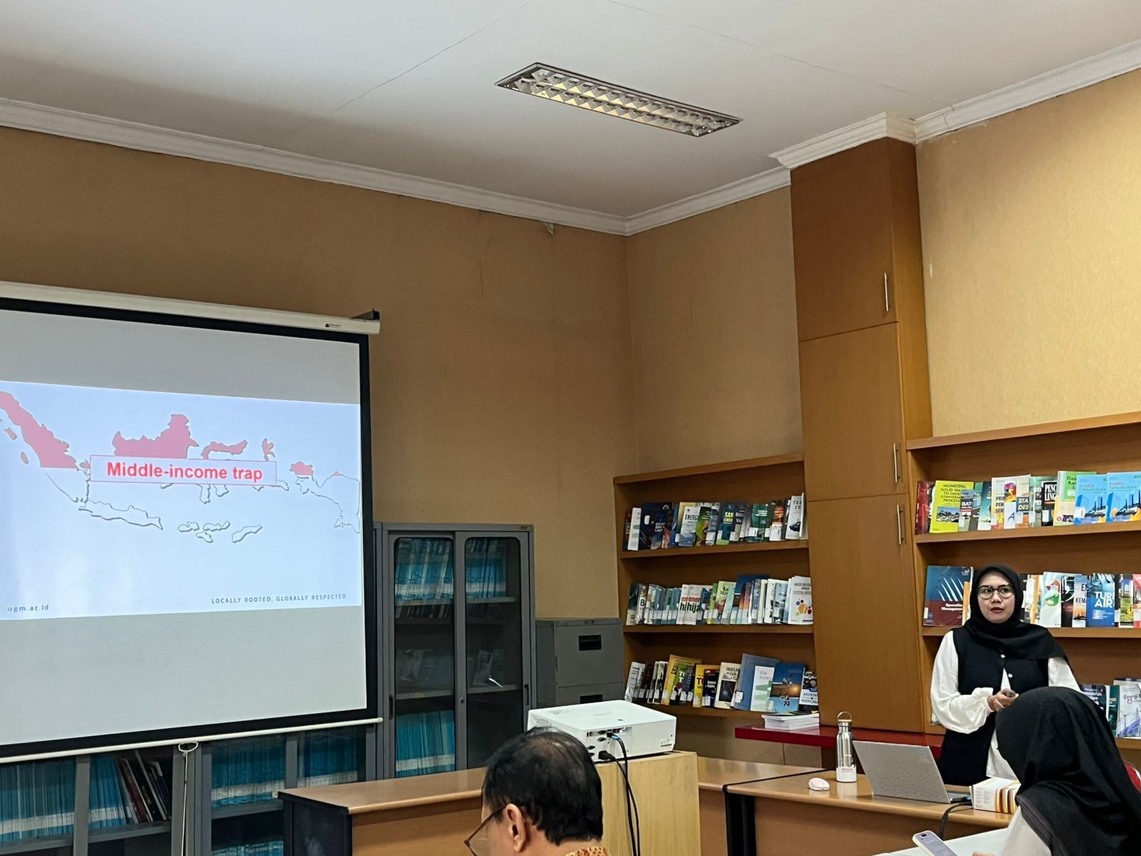 Membedah Masa Depan Ekonomi Indonesia Melalui Metode Markov Chain: Hani ...